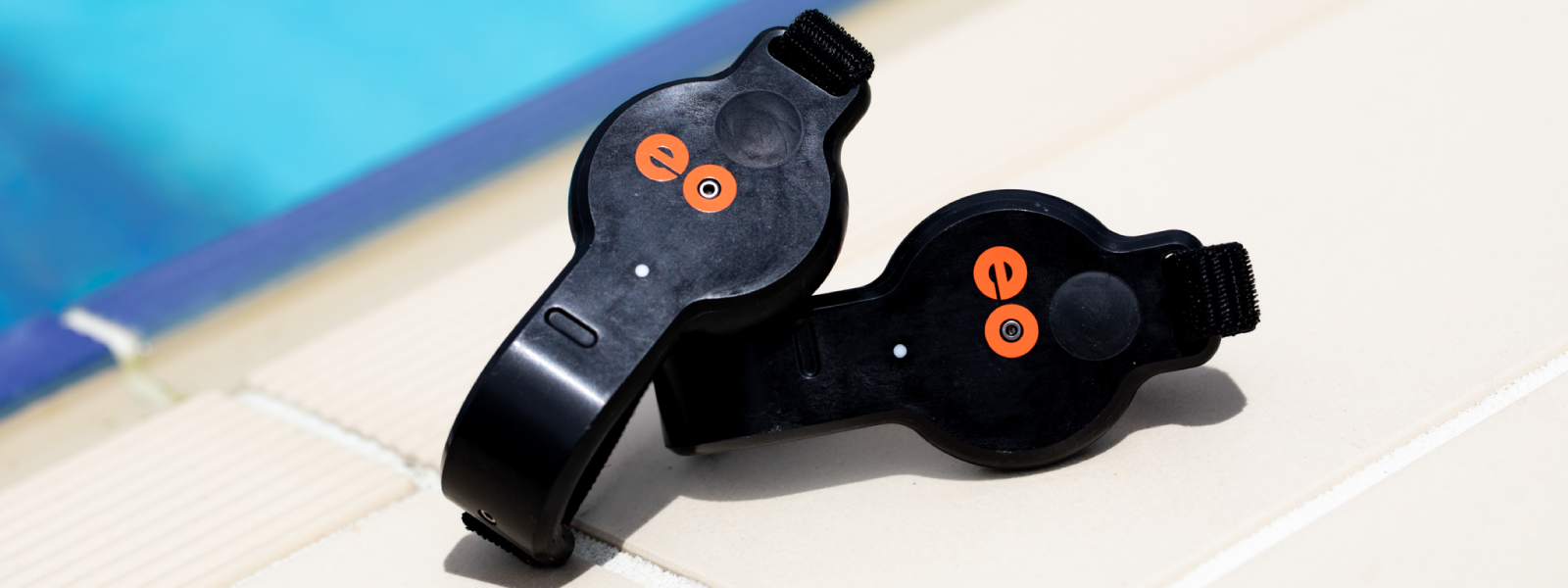 泳ぎを可視化するデバイス『eo SwimBETTER』 | 特集・ブログ | 【公式】SWANS 日本製スポーツアイウェアならSWANS(スワンズ)